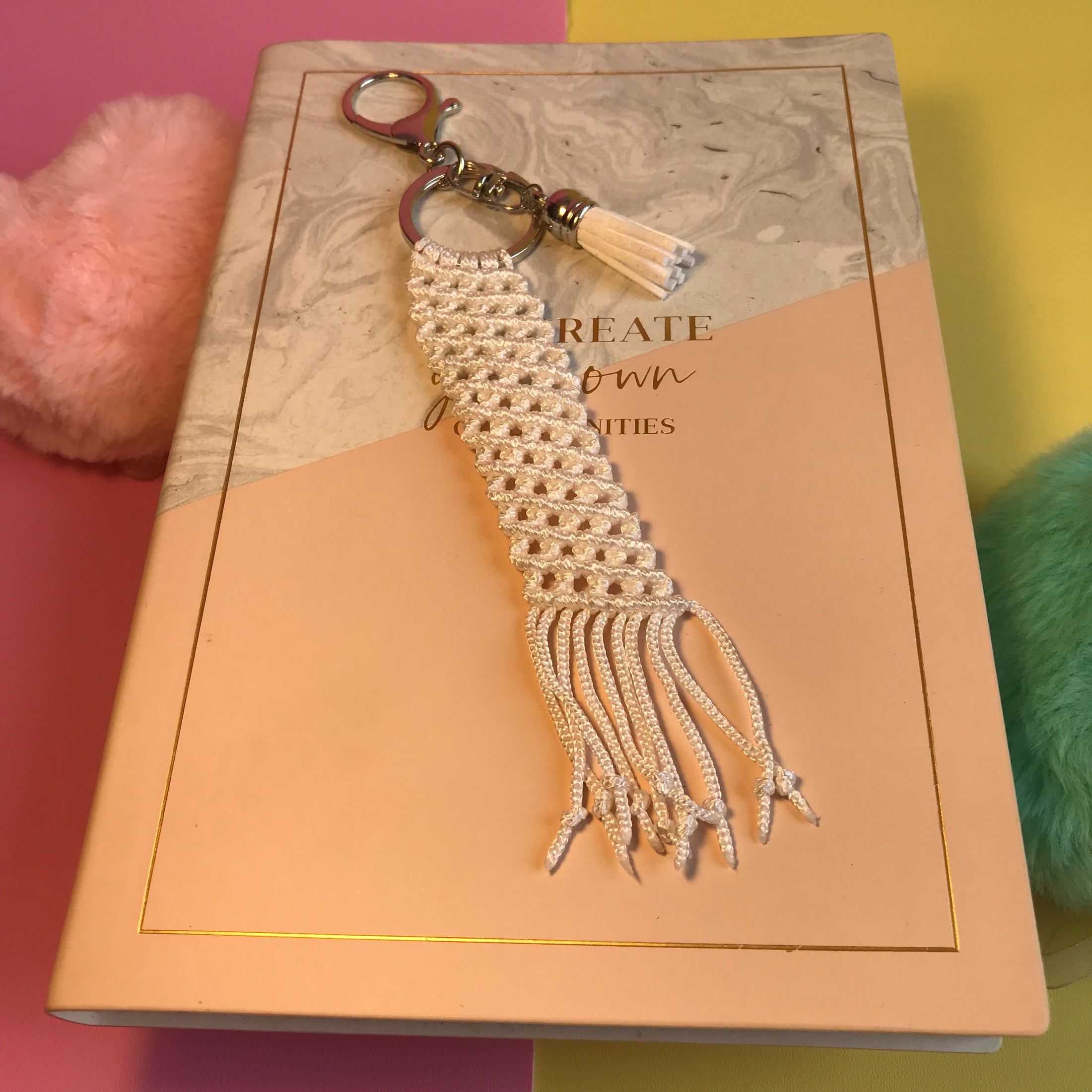 Cute Kawaii White Macrame Keychain – My Mini Fan